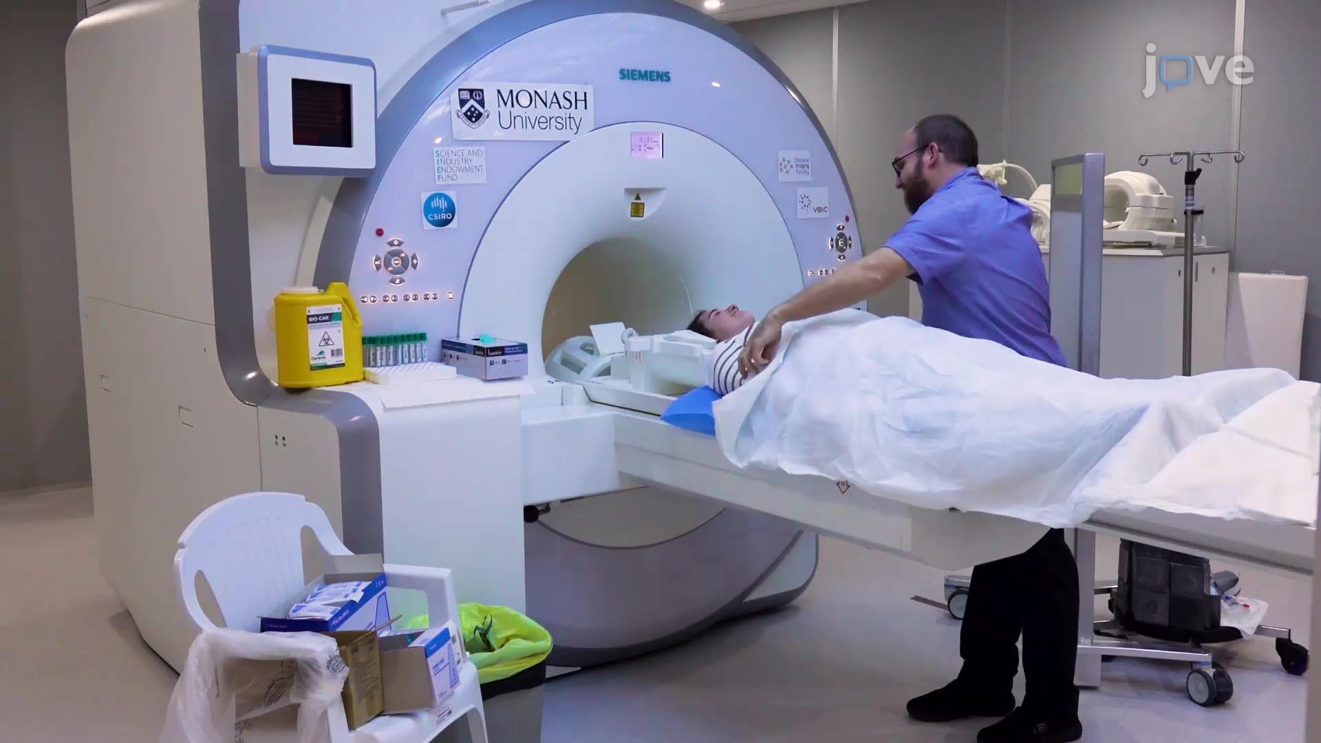 Vidéo: Imagerie par tomographie par émission de positons du cerveau humain à l’aide d’un ...